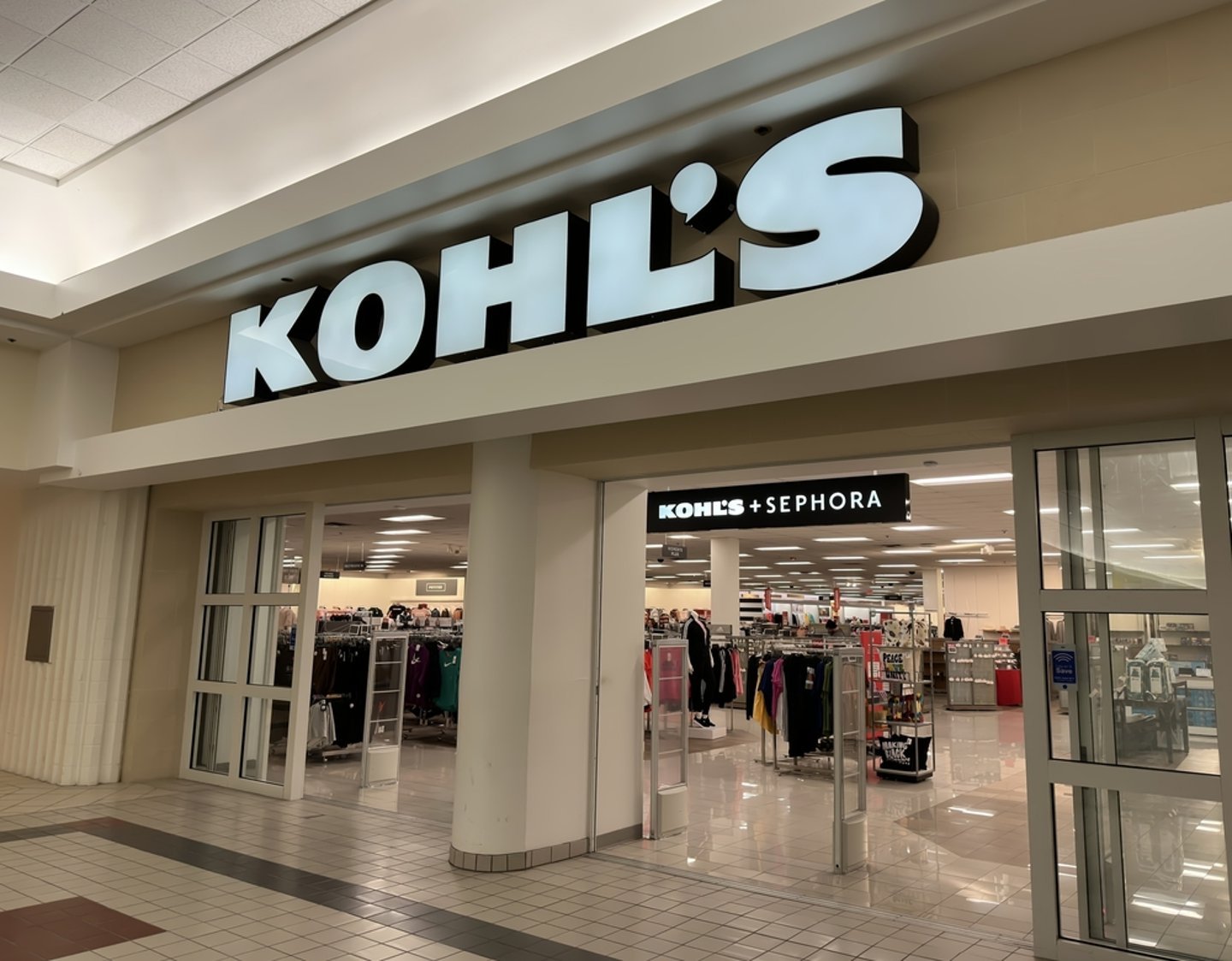 Kohl’s Soars on Meme Momentum—But Is This Rally Built to Last? - CCE l ...